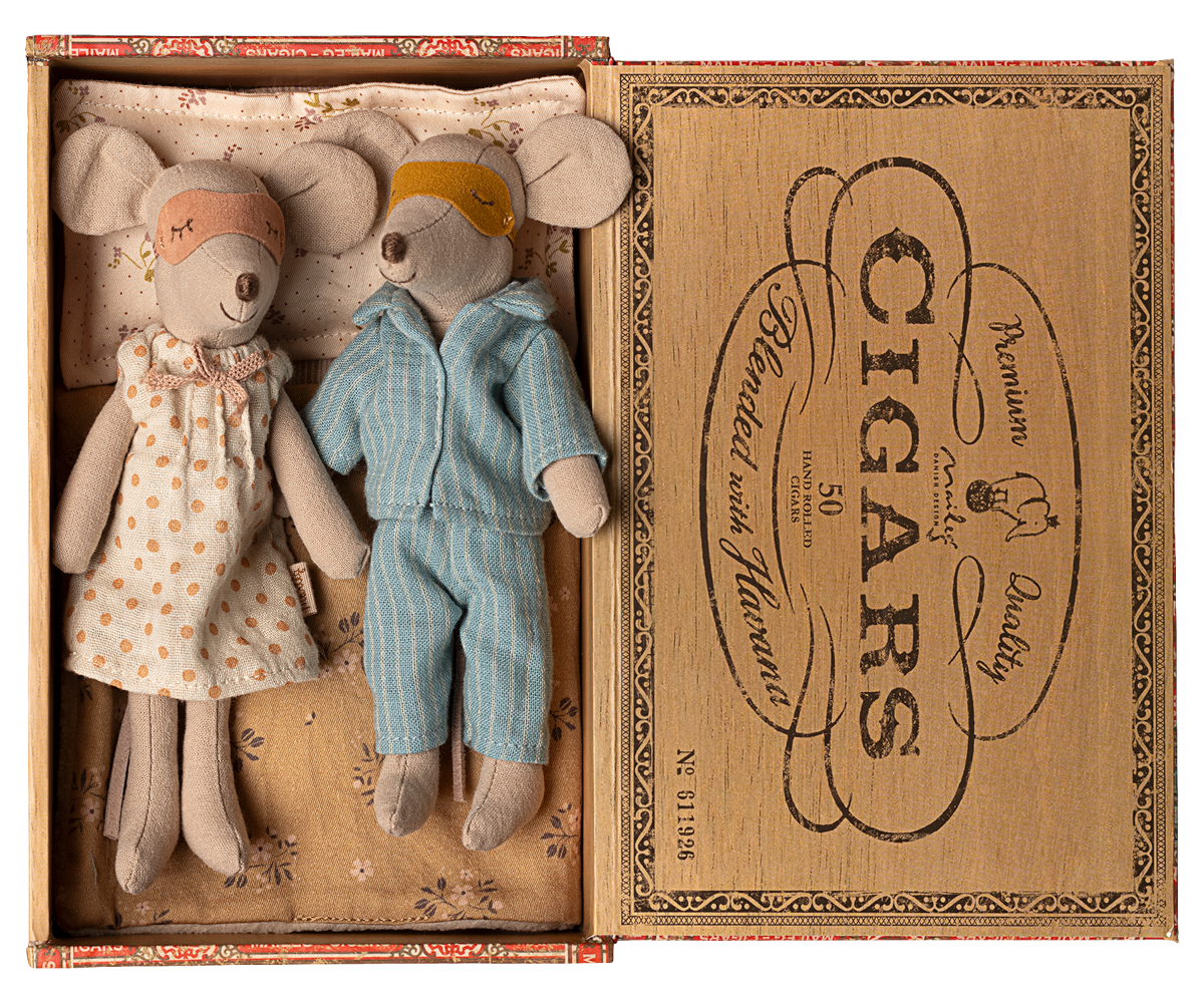 Maileg Parent Mice in Cigar Box Bed FW25 NEW ARRIVAL – Ruby & Grace