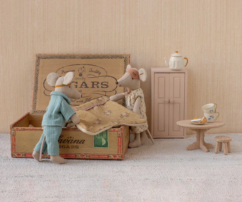 Maileg Parent Mice in Cigar Box Bed: LAST CHANCE – Ruby & Grace